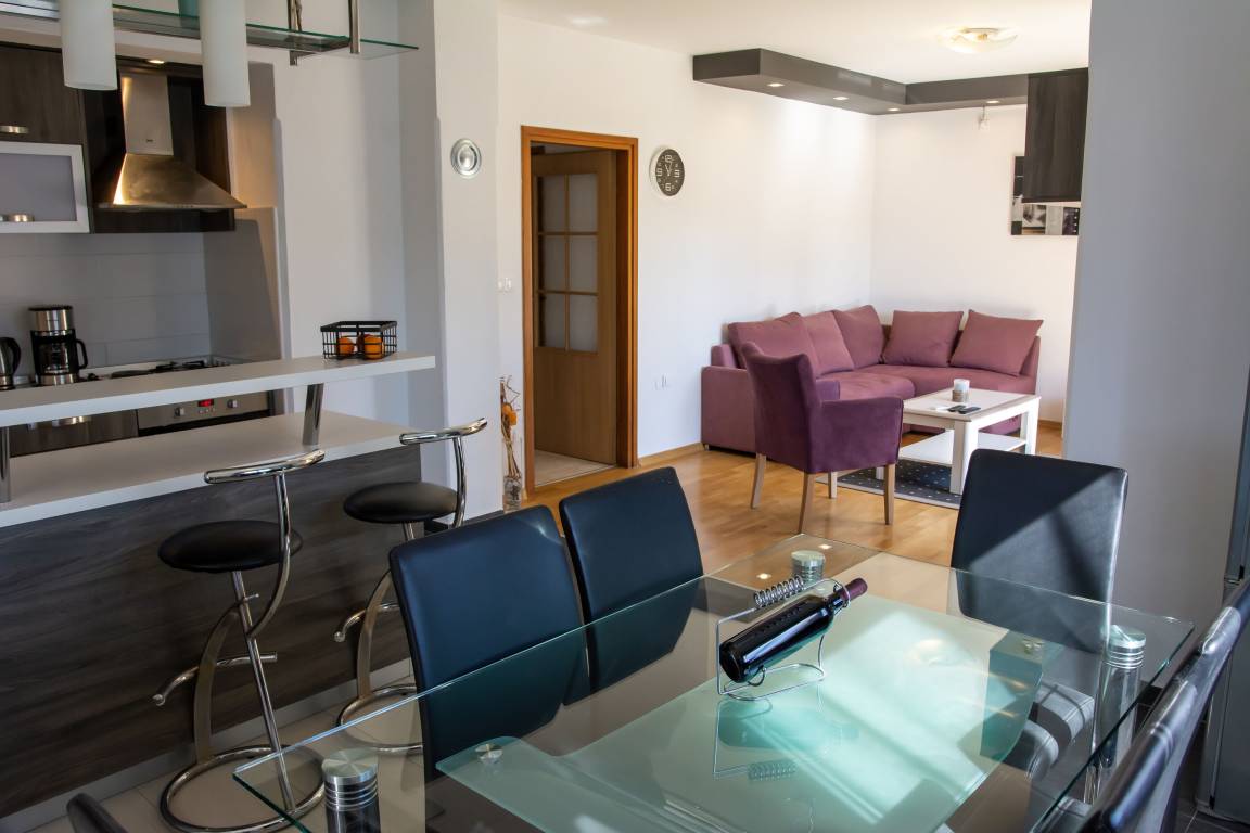 80 M² Apartamento ∙ 2 Habitaciones ∙ 6 Huéspedes - Galešnjak