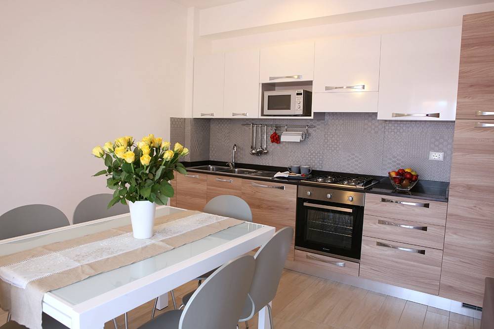 80 M² Apartamento ∙ 1 Habitación ∙ 6 Huéspedes - San Benedetto del Tronto