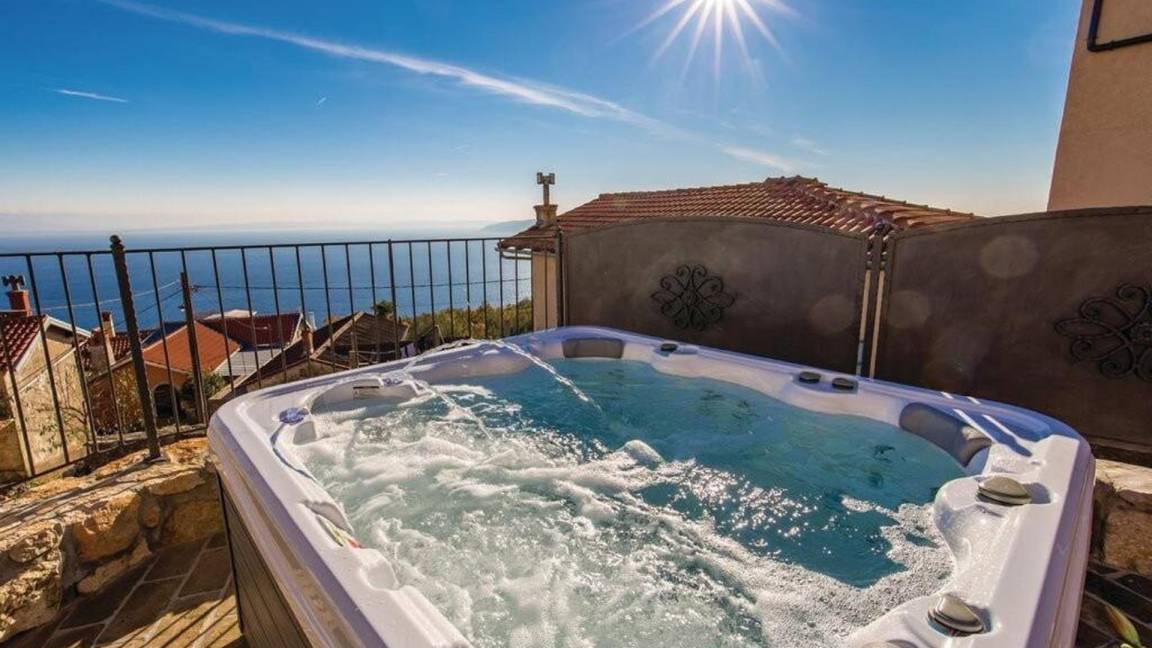 100 M² Villa ∙ 2 Slaapkamers ∙ 4 Gasten - Mošćenička Draga