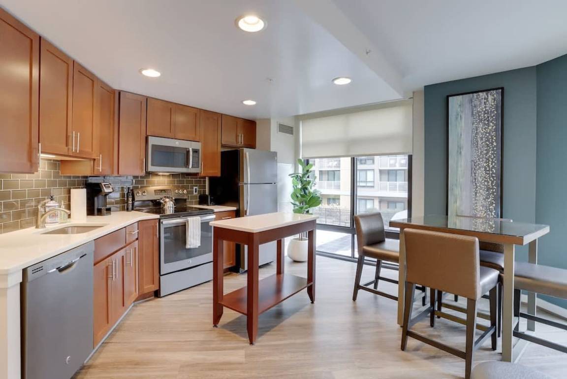 Apartment ∙ 2 Bedrooms ∙ 4 Guests - Arlington, VA