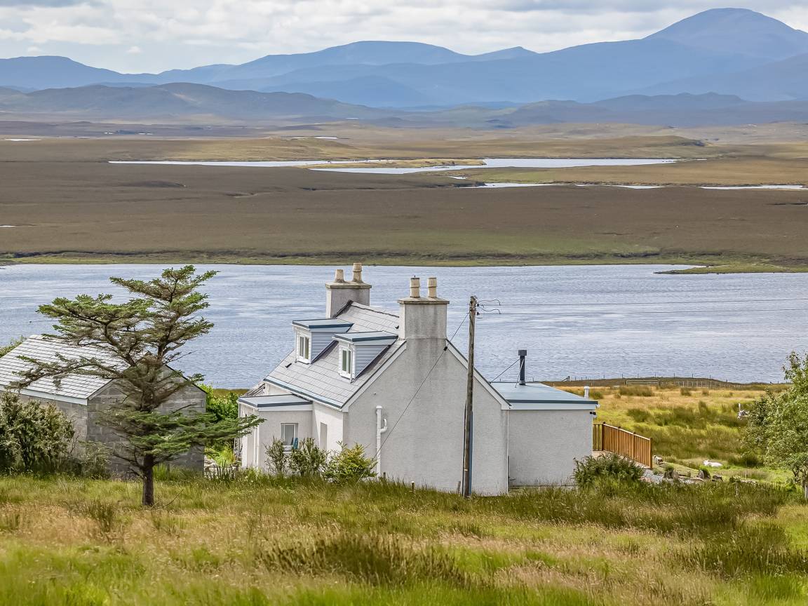 Cottage ∙ 2 Bedrooms ∙ 4 Guests - Lewis and Harris