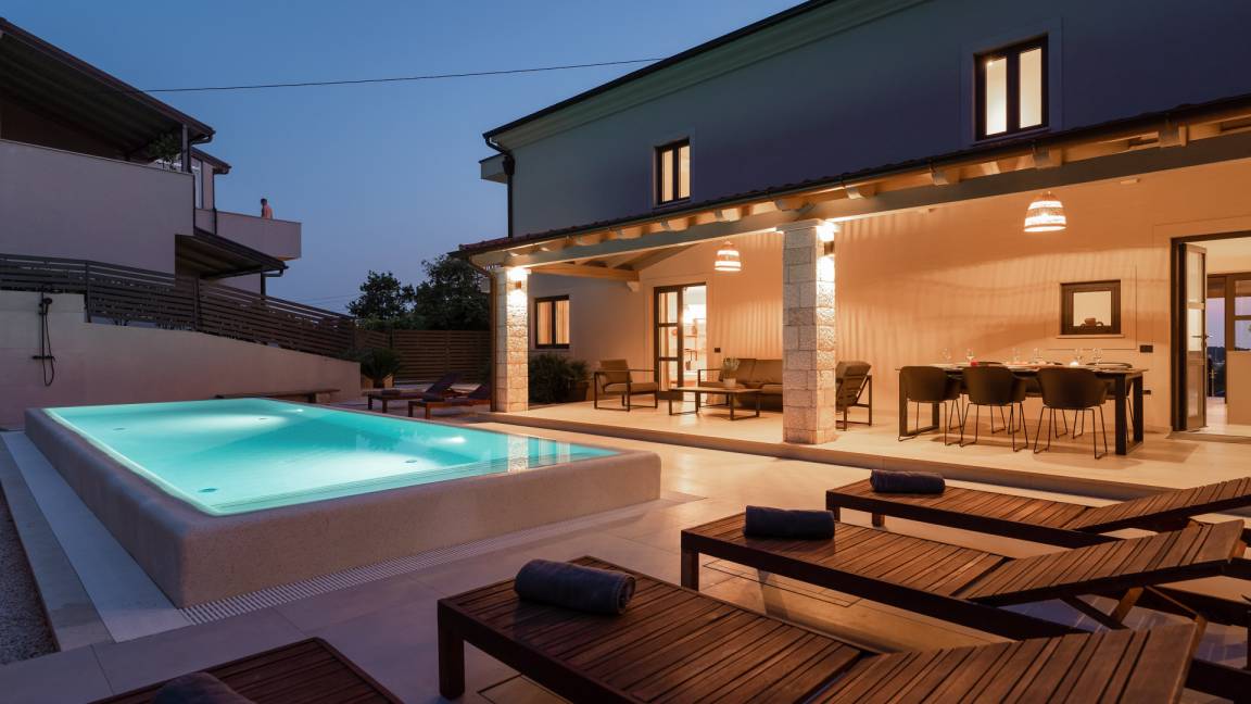 160 M² Villa ∙ 3 Bedrooms ∙ 6 Guests - Poreč