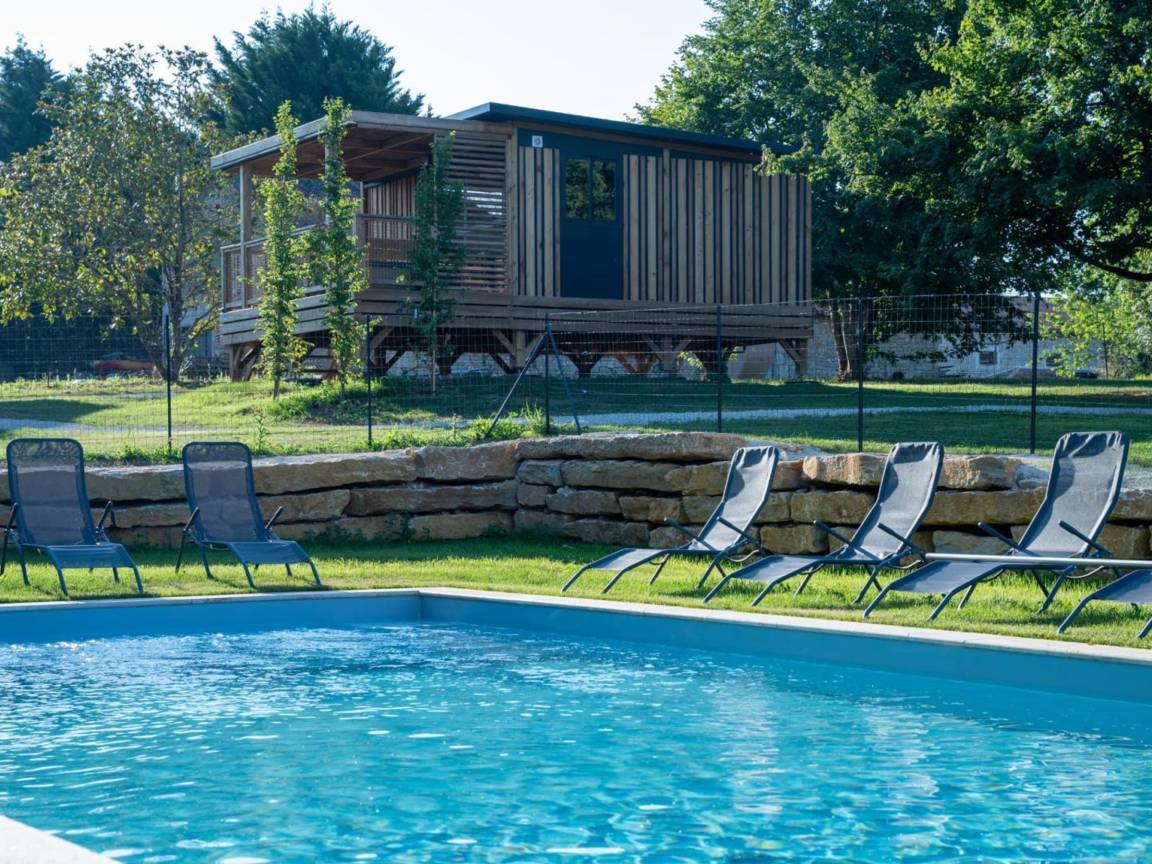 203 M² Casa Rural ∙ 6 Habitaciones ∙ 15 Huéspedes - Charente