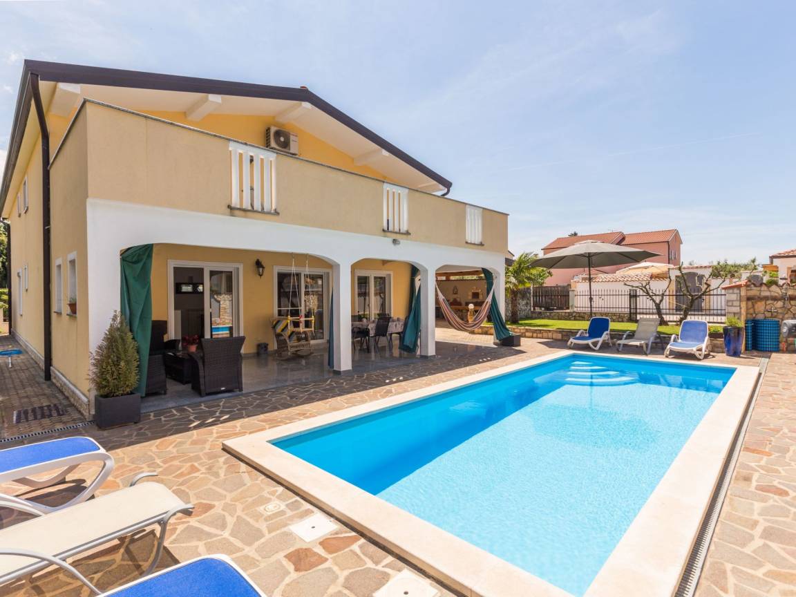 175 M² Apartment ∙ 3 Bedrooms ∙ 6 Guests - Koper