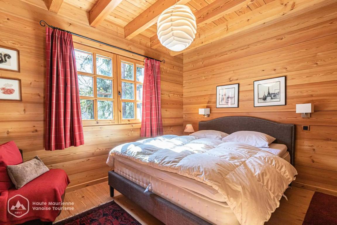 150 M² Chalet ∙ 5 Bedrooms ∙ 14 Guests - Bardonecchia