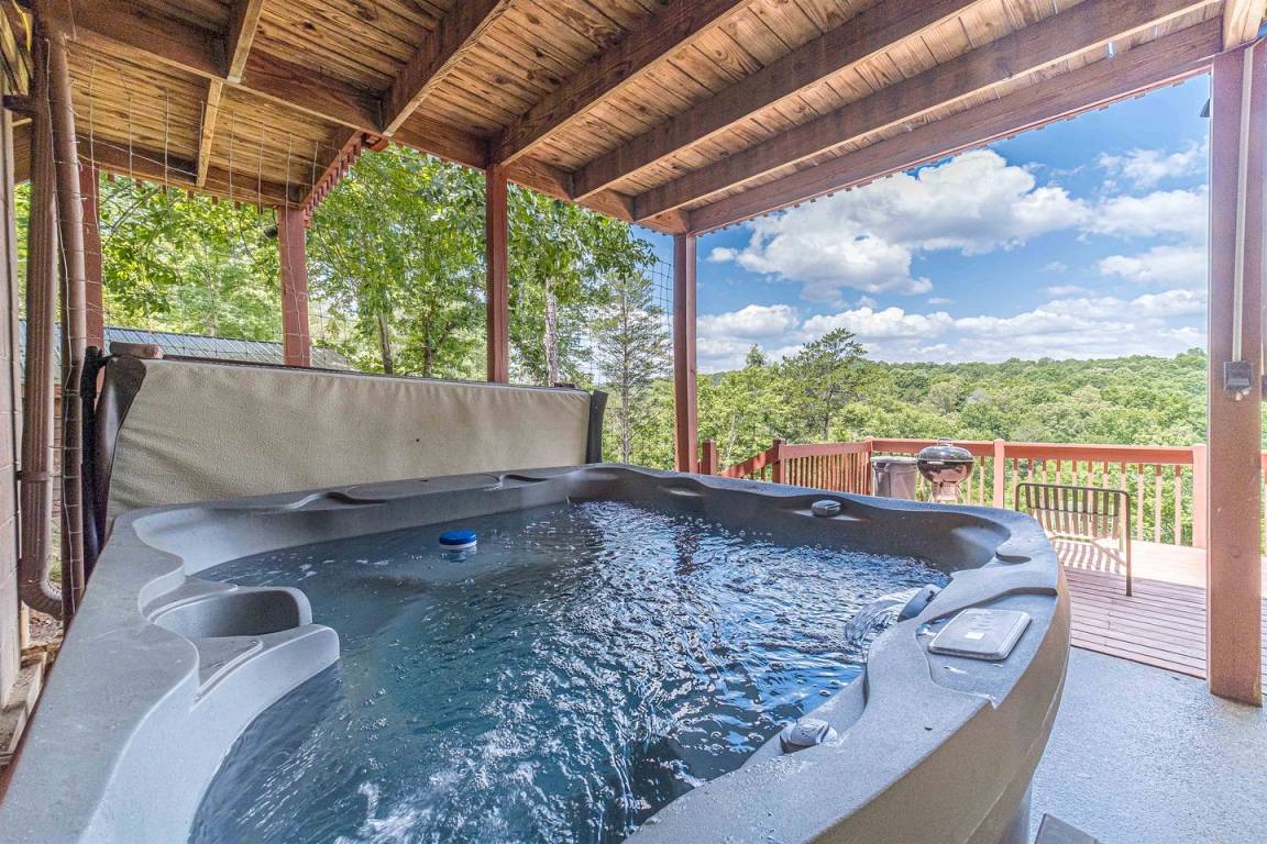 House ∙ 4 Bedrooms ∙ 9 Guests - Clarkesville, GA