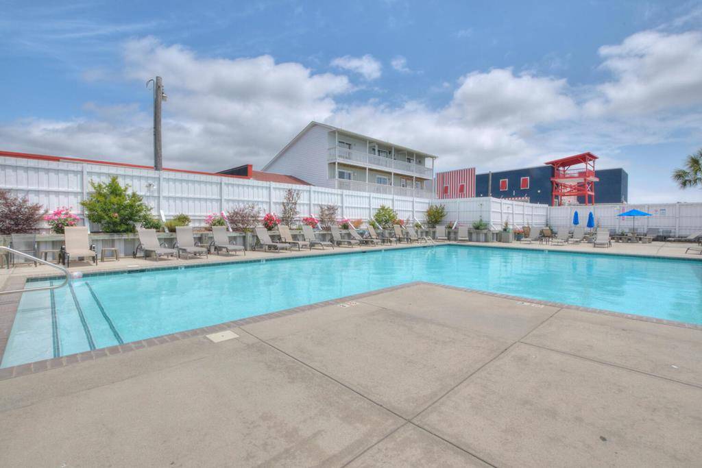 Condo ∙ 3 Bedrooms ∙ 9 Guests - Oak Island, NC