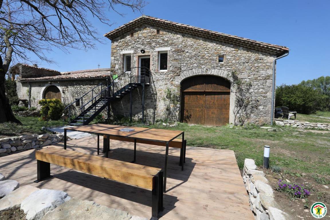 100 M² Gîte ∙ 4 Chambres ∙ 10 Personnes - Saou