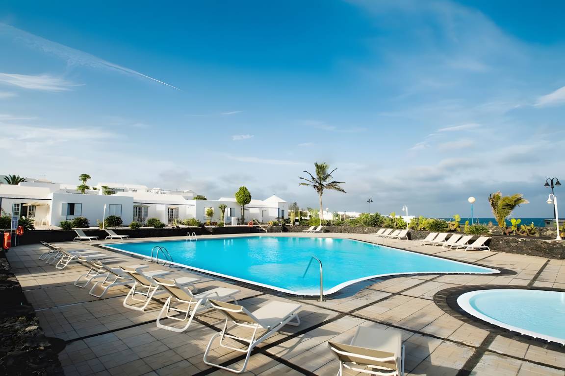 70 M² Ferienhaus ∙ 2 Schlafzimmer ∙ 4 Gäste - La Graciosa