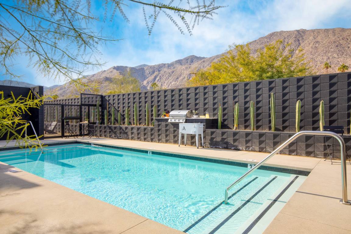 83 M² Hotel ∙ 1 Bedroom ∙ 2 Guests - Palm Springs, CA