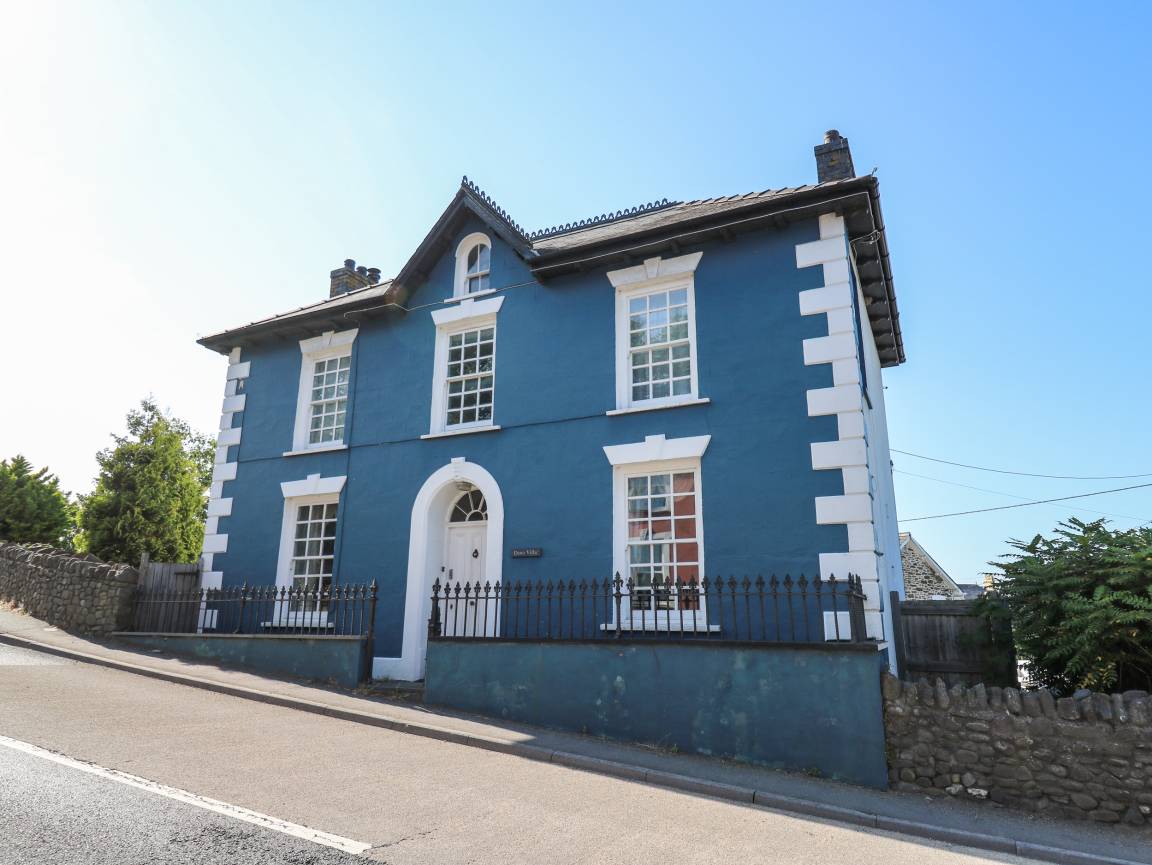Cottage ∙ 4 Bedrooms ∙ 8 Guests - Aberaeron