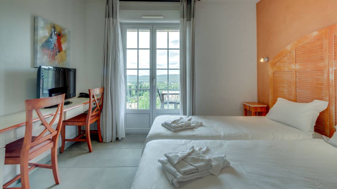 15 M² Appartamento ∙ 1 Camera Da Letto ∙ 2 Ospiti - Peymeinade