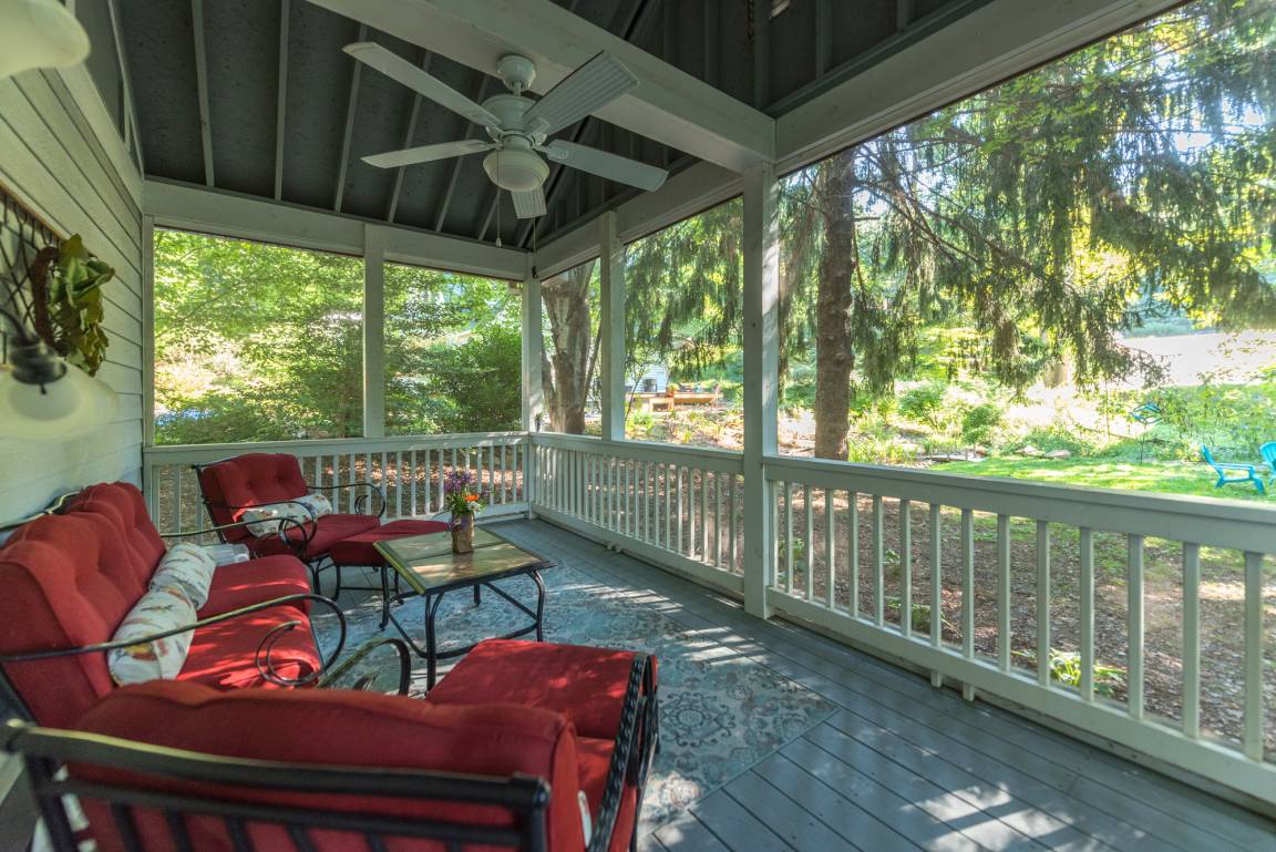 73 M² Cottage ∙ 2 Bedrooms ∙ 4 Guests - Black Mountain, NC