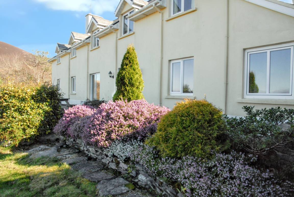 222 M² House ∙ 5 Bedrooms ∙ 10 Guests - County Cork