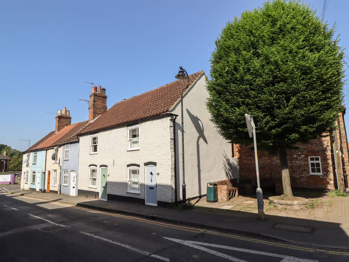 Cottage ∙ 3 Bedrooms ∙ 5 Guests - Louth
