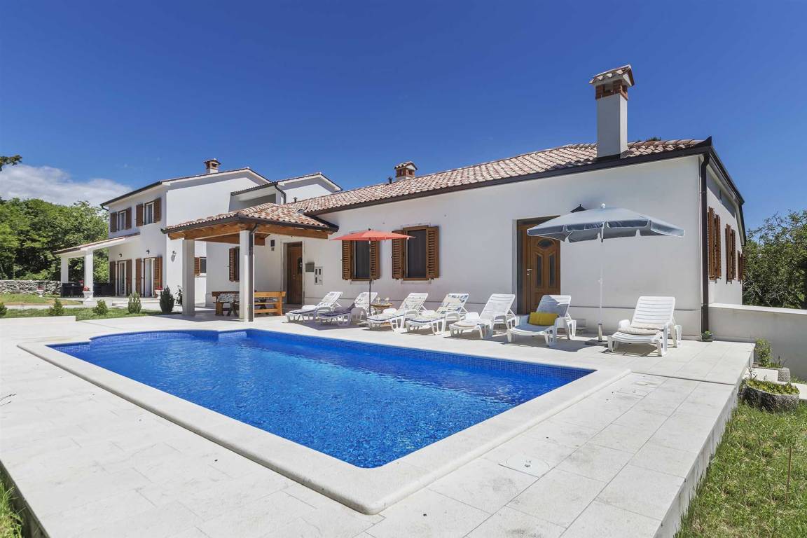 255 M² Villa ∙ 6 Makuuhuonetta ∙ 12 Vierasta - Rabac