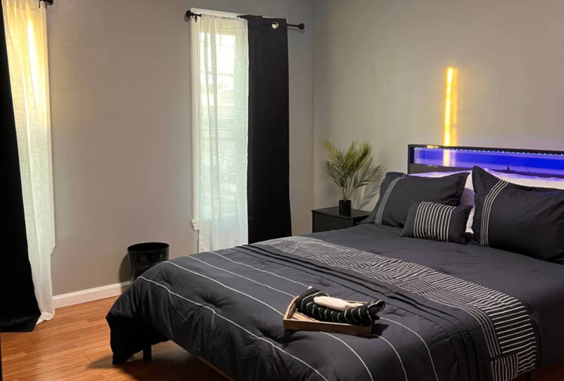 110 M² House ∙ 2 Bedrooms ∙ 5 Guests - Camden, NJ