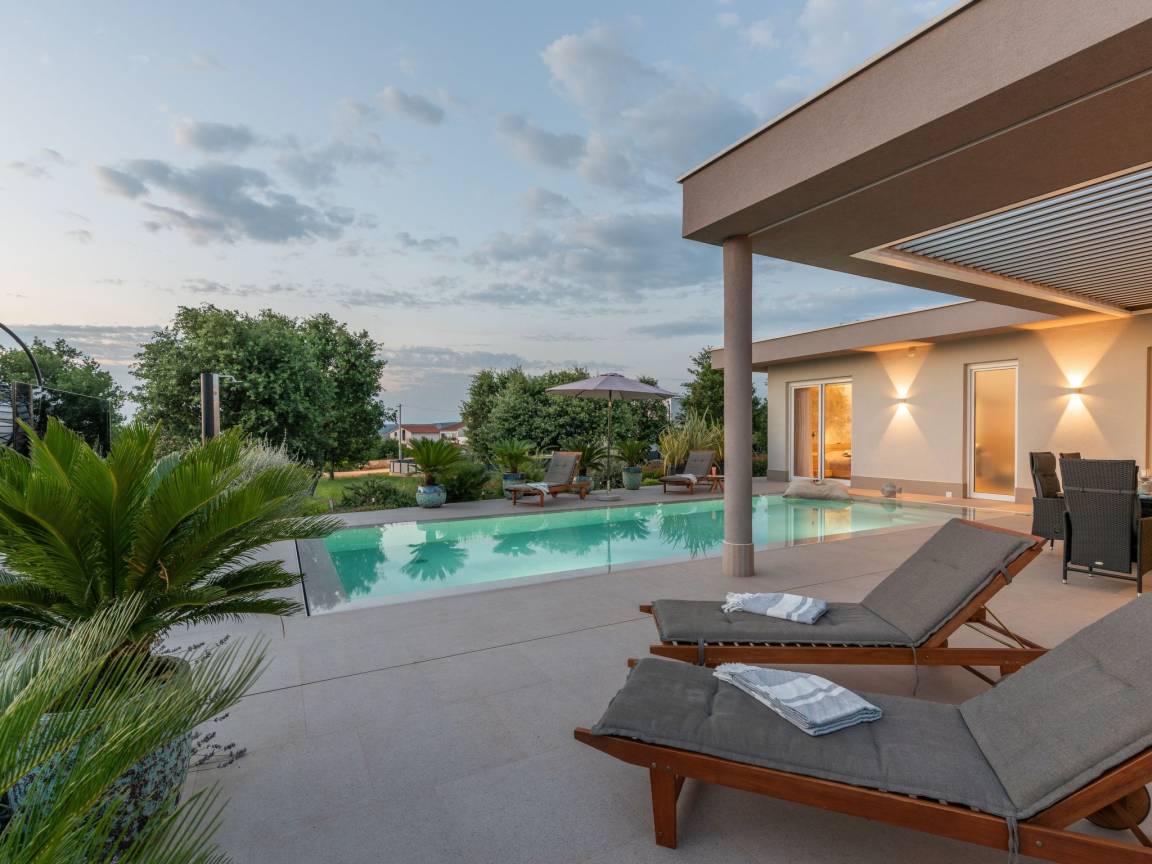 140 M² House ∙ 2 Bedrooms ∙ 4 Guests - Poreč