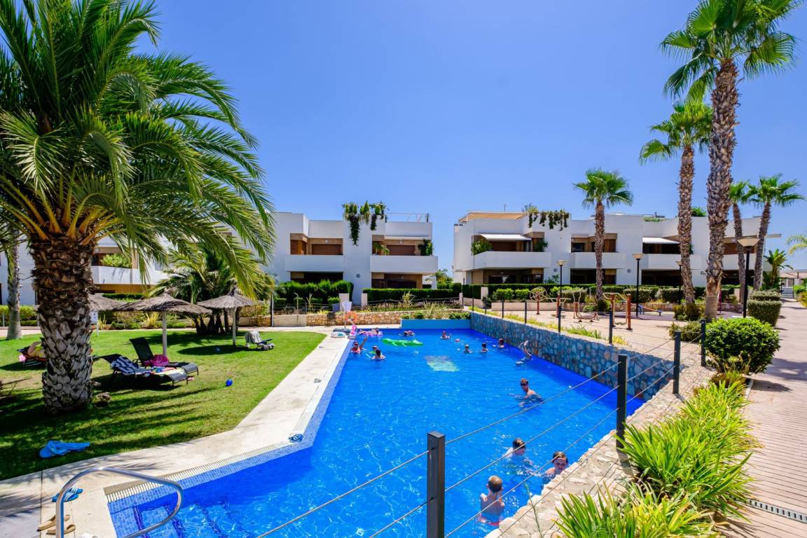 74 M² Bungalow ∙ 2 Camere Da Letto ∙ 6 Ospiti - Cabo Roig