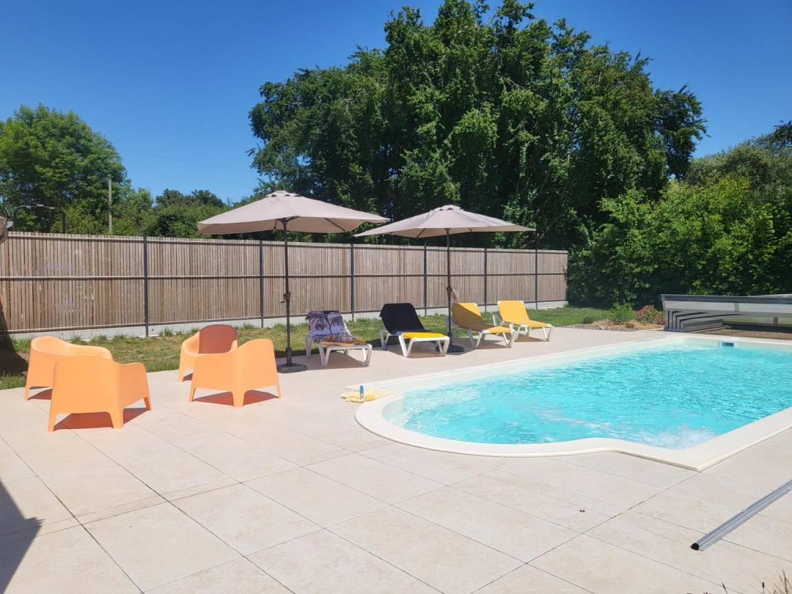 128 M² Gîte ∙ 3 Chambres ∙ 6 Personnes - Allier