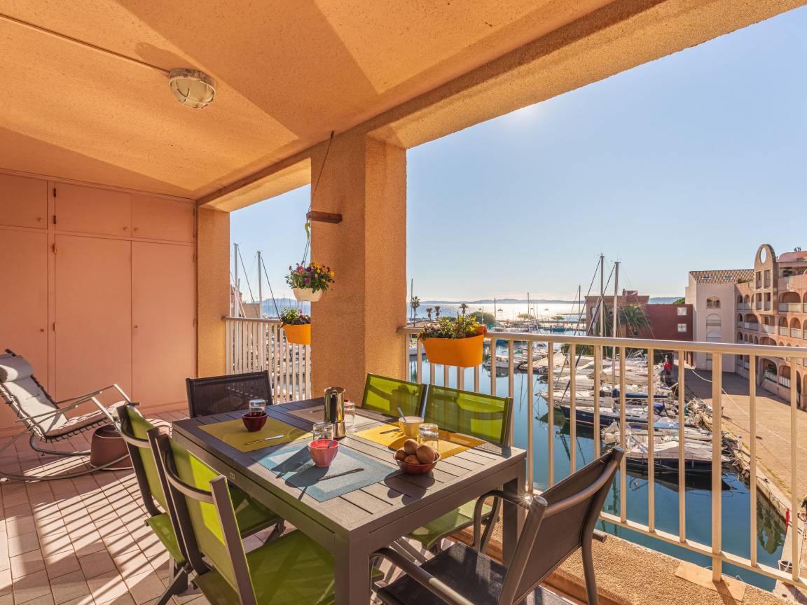 80 M² Appartement ∙ 2 Chambres ∙ 4 Personnes - Hyères