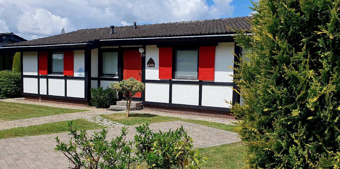 64 M² Ferienhaus ∙ 2 Schlafzimmer ∙ 5 Gäste - Nordenham