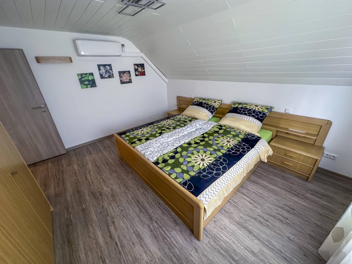 90 M² Ferienhaus ∙ 2 Schlafzimmer ∙ 4 Gäste - Kirchheimbolanden