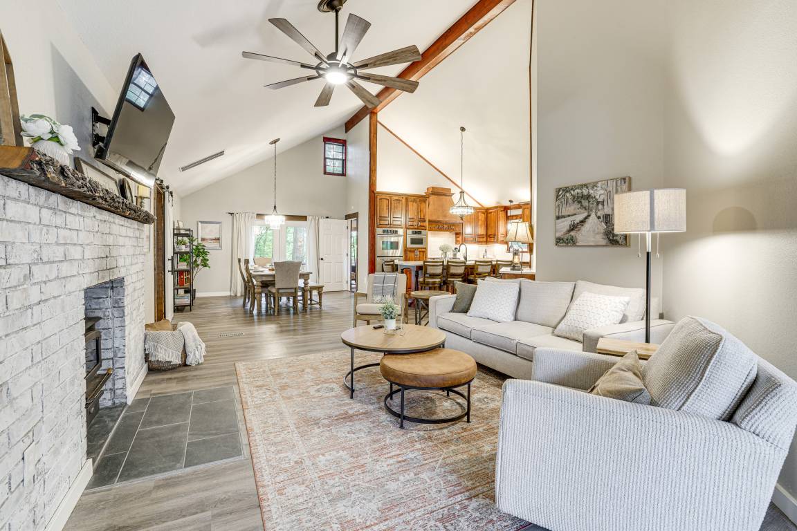 306 M² House ∙ 4 Bedrooms ∙ 10 Guests - Big Sugar Creek State Park, Pineville