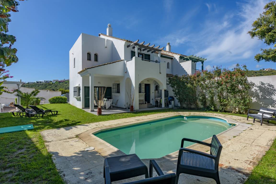 180 M² Villa ∙ 3 Slaapkamers ∙ 9 Gasten - Manilva