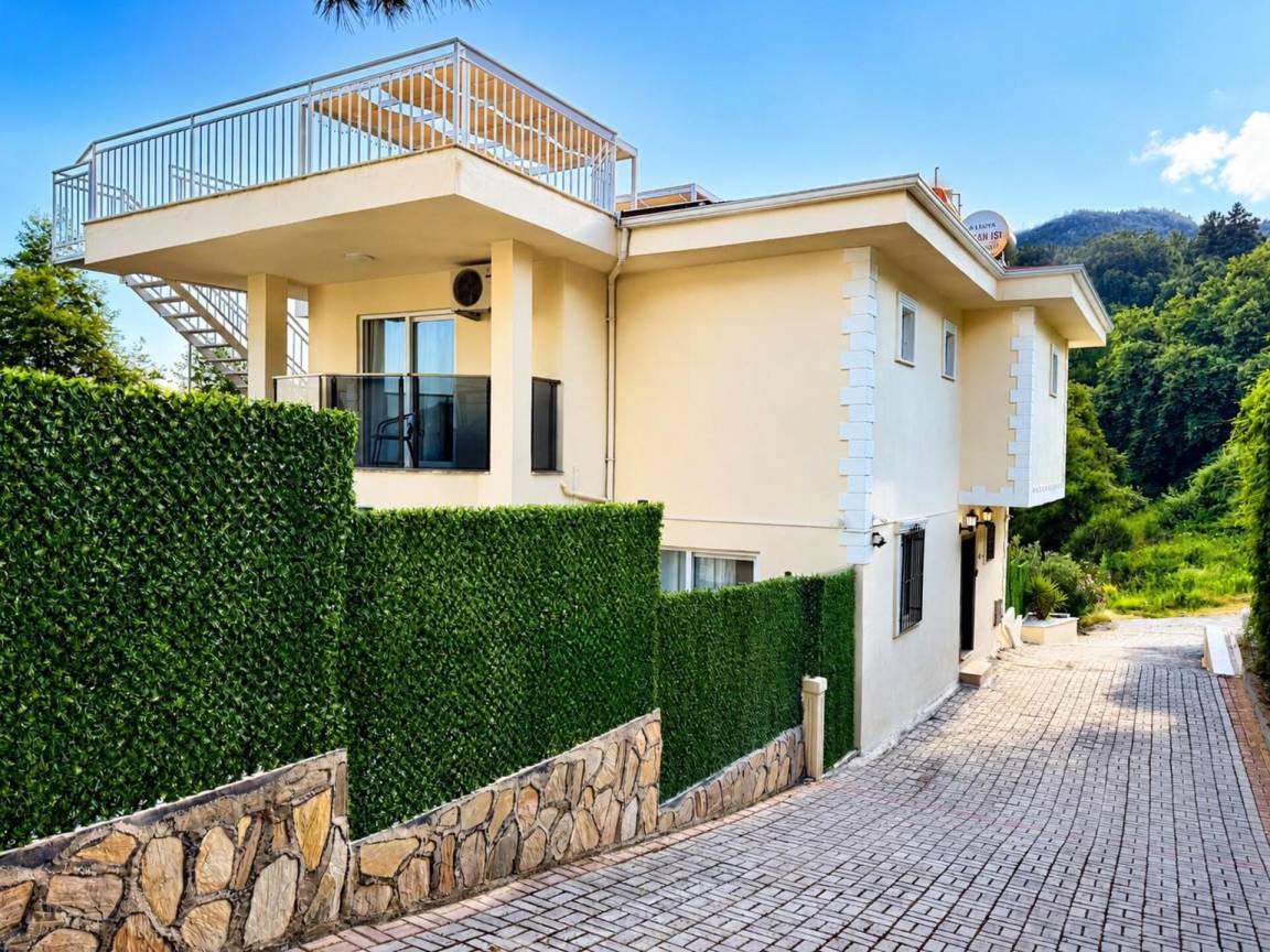 250 M² Villa ∙ 3 Bedrooms ∙ 6 Guests - Alanya
