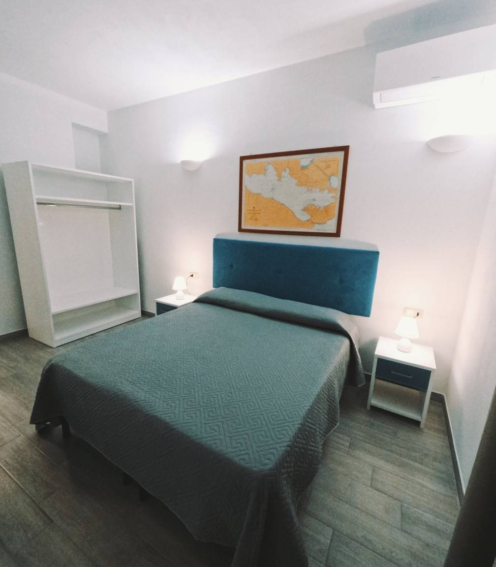 18 M² Hotelli ∙ 1 Makuuhuone ∙ 2 Vierasta - Calabria
