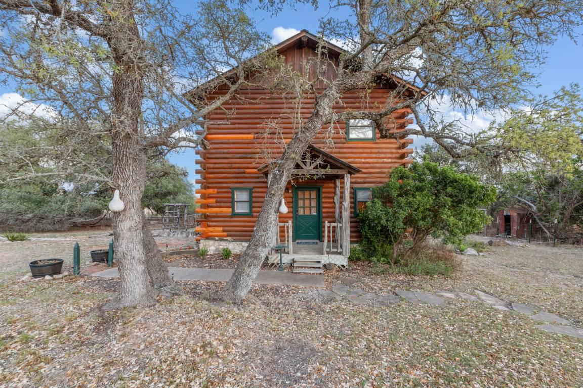 102 M² Cabin ∙ 2 Bedrooms ∙ 4 Guests - Fredericksburg, TX