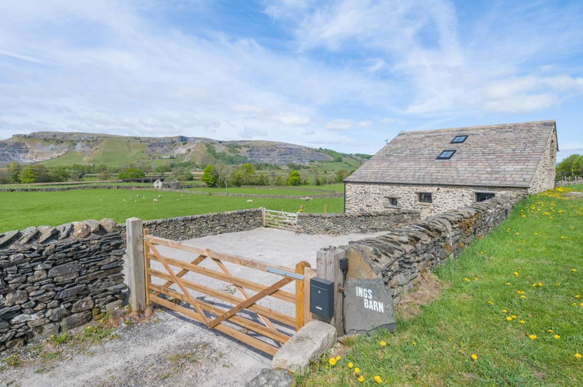 Cottage ∙ 3 Bedrooms ∙ 6 Guests - Malham Tarn