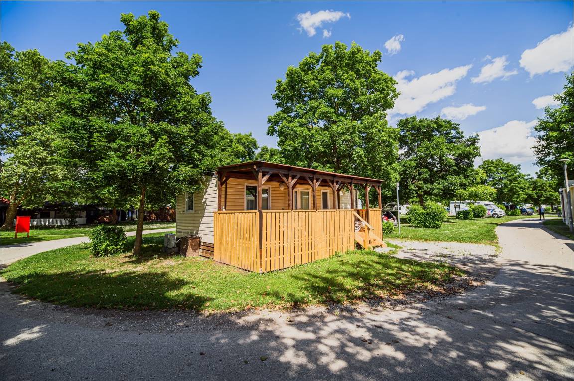 51 M² Camping-unterkunft ∙ 3 Schlafzimmer ∙ 6 Gäste - Čatež ob Savi