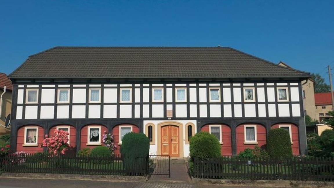 77 M² Ferienwohnung ∙ 1 Schlafzimmer ∙ 4 Gäste - Jonsdorf