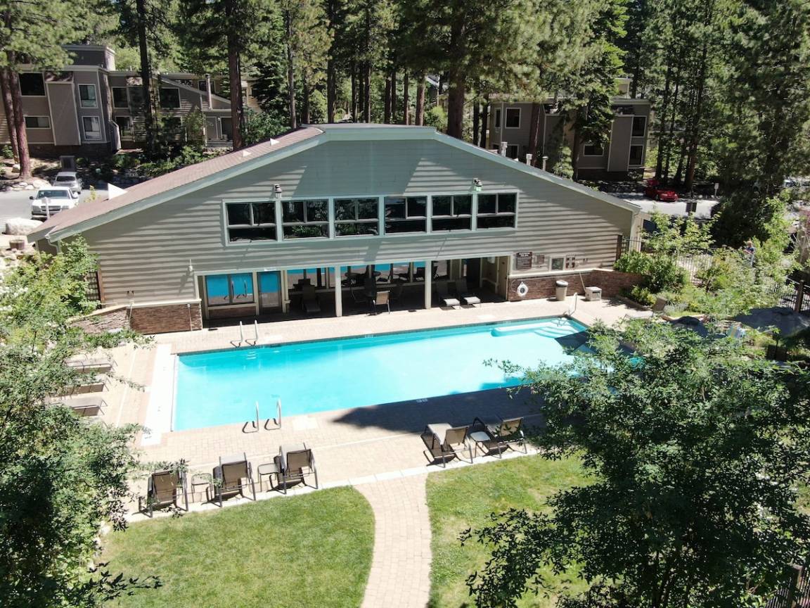 144 M² Condo ∙ 4 Bedrooms ∙ 8 Guests - Lake Tahoe