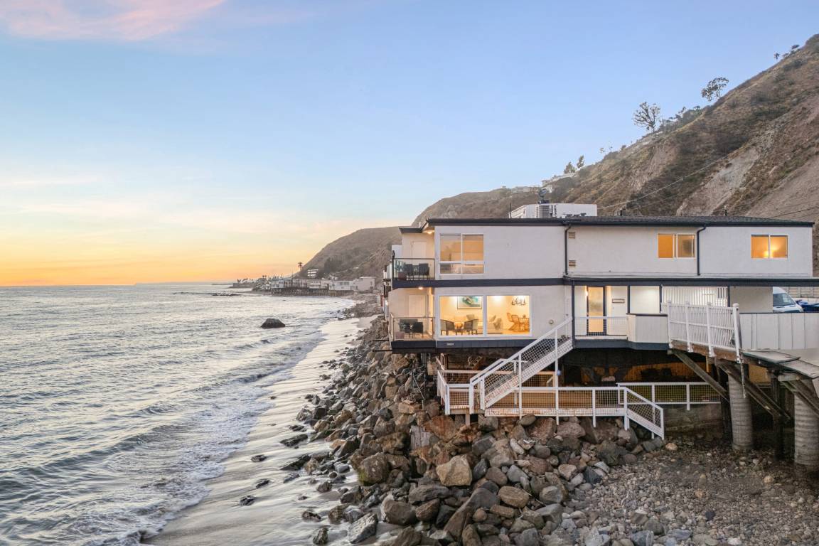 138 M² Apartment ∙ 2 Bedrooms ∙ 8 Guests - Malibu Lagoon State Beach, California