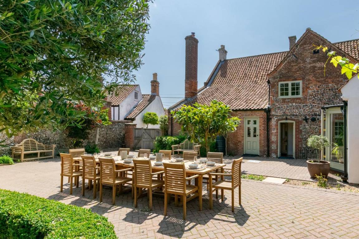 Cottage ∙ 5 Bedrooms ∙ 10 Guests - Wells-next-the-Sea