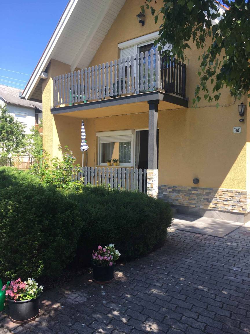 78 M² House ∙ 3 Bedrooms ∙ 6 Guests - Gyenesdiás