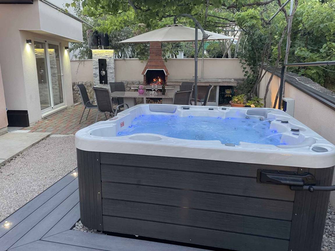 70 M² Apartment ∙ 2 Bedrooms ∙ 6 Guests - Krk