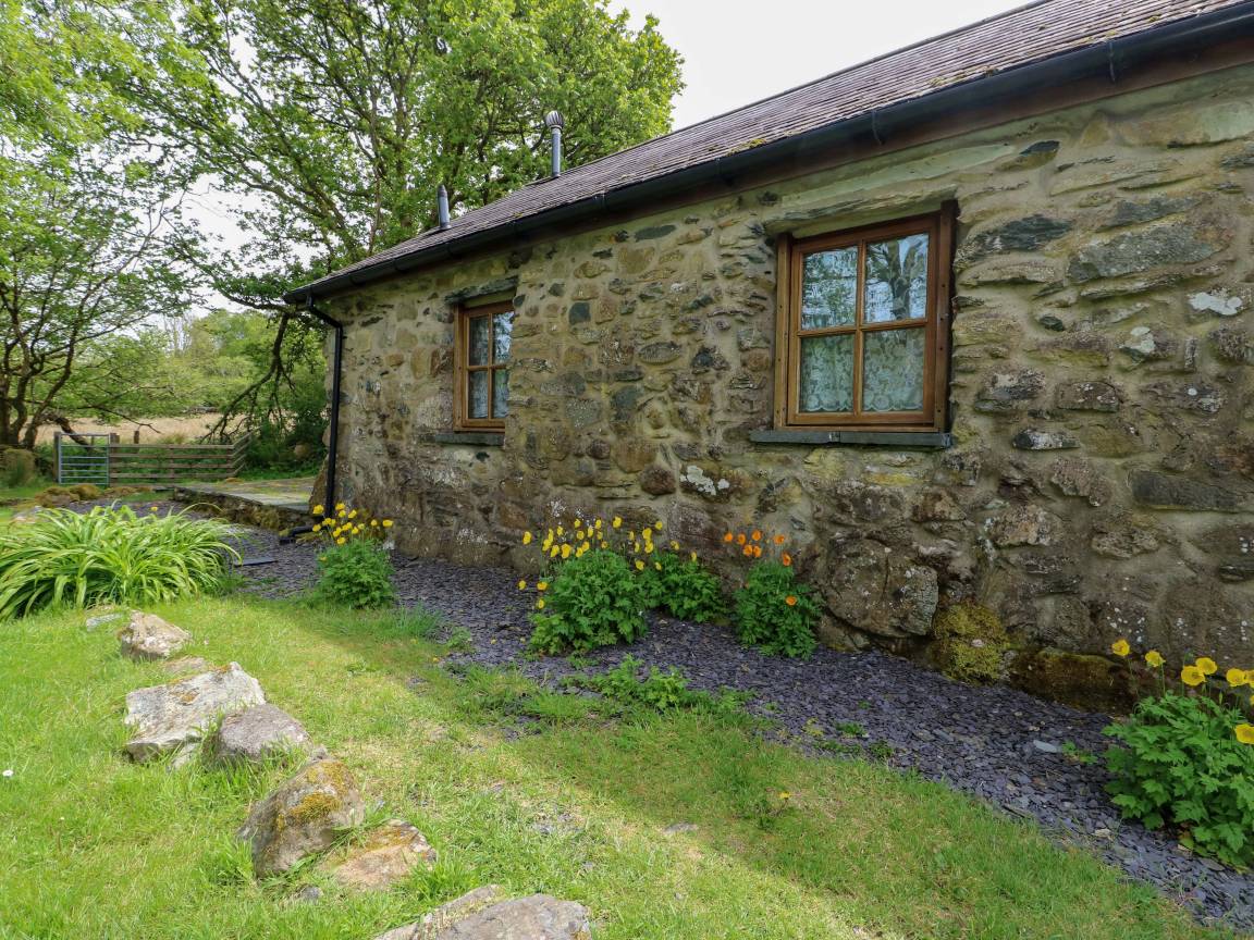 Cottage ∙ 2 Bedrooms ∙ 4 Guests - Penrhyndeudraeth