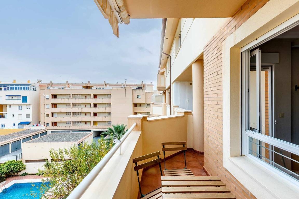 90 M² Apartamento ∙ 3 Habitaciones ∙ 6 Huéspedes - Torre del Mar