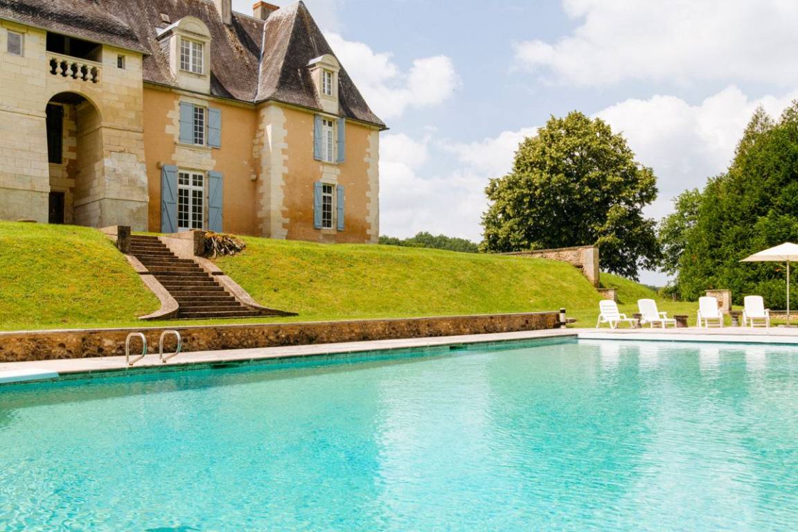 Castle ∙ 10 Bedrooms ∙ 18 Guests - Dordogne
