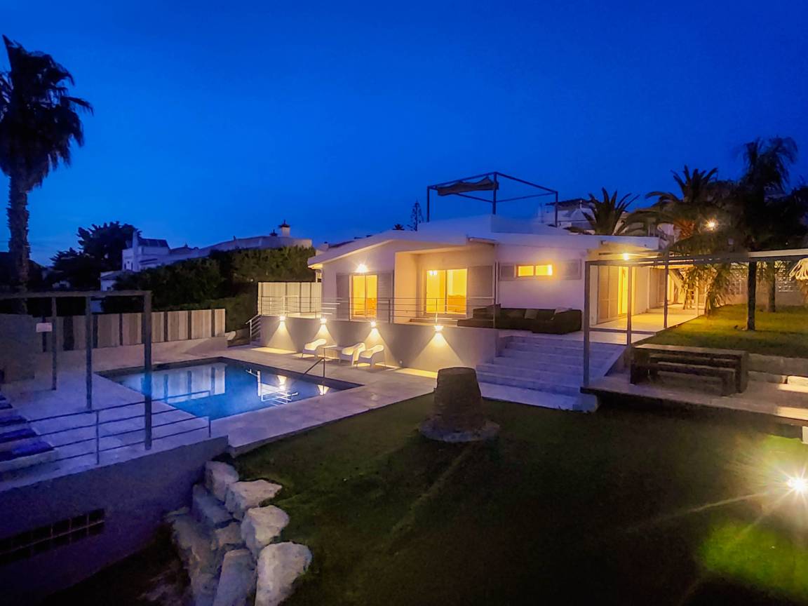158 M² Villa ∙ 4 Makuuhuonetta ∙ 8 Vierasta - Quarteira