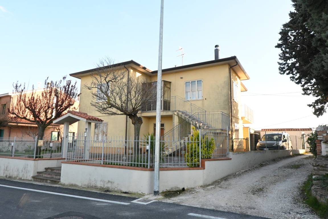 Huoneisto ∙ 2 Makuuhuonetta ∙ 4 Vierasta - Senigallia