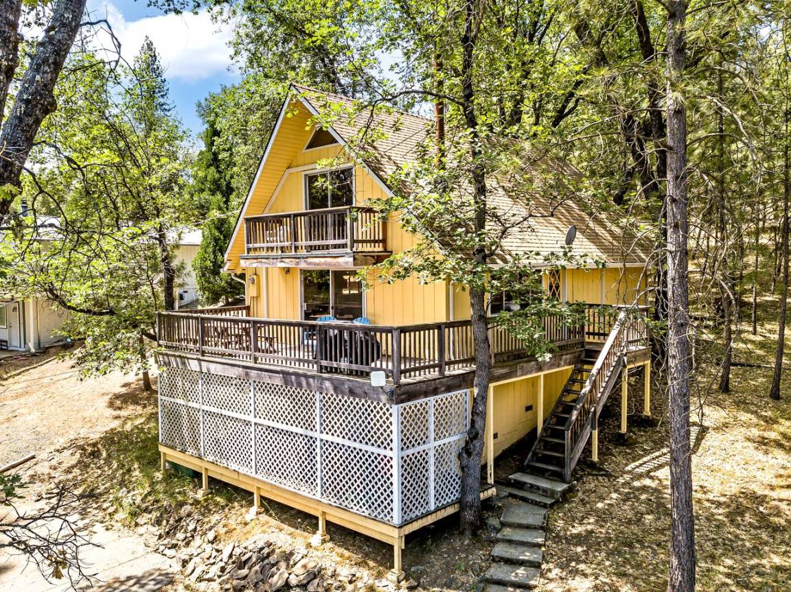 House ∙ 3 Bedrooms ∙ 9 Guests - Groveland, CA