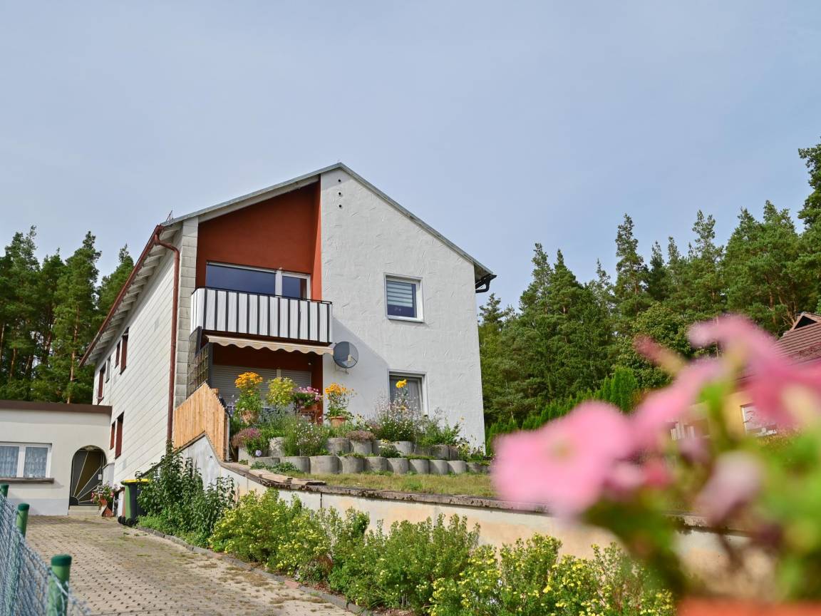 85 M² Ferienwohnung ∙ 3 Schlafzimmer ∙ 6 Gäste - Wunsiedel