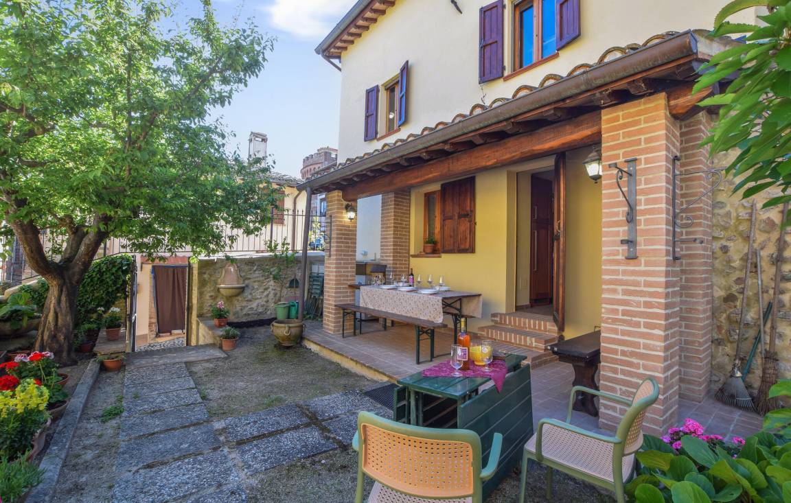 100 M² House ∙ 2 Bedrooms ∙ 5 Guests - Montefalco