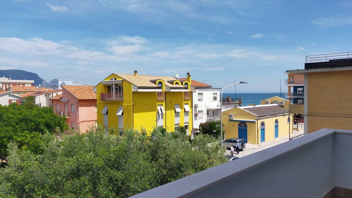 Apartment ∙ 2 Bedrooms ∙ 6 Guests - Recanati