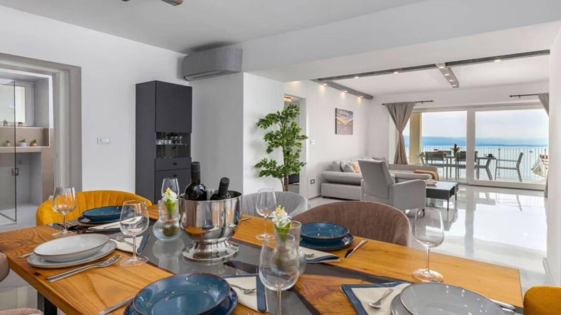 120 M² Apartment ∙ 3 Bedrooms ∙ 6 Guests - Opatija